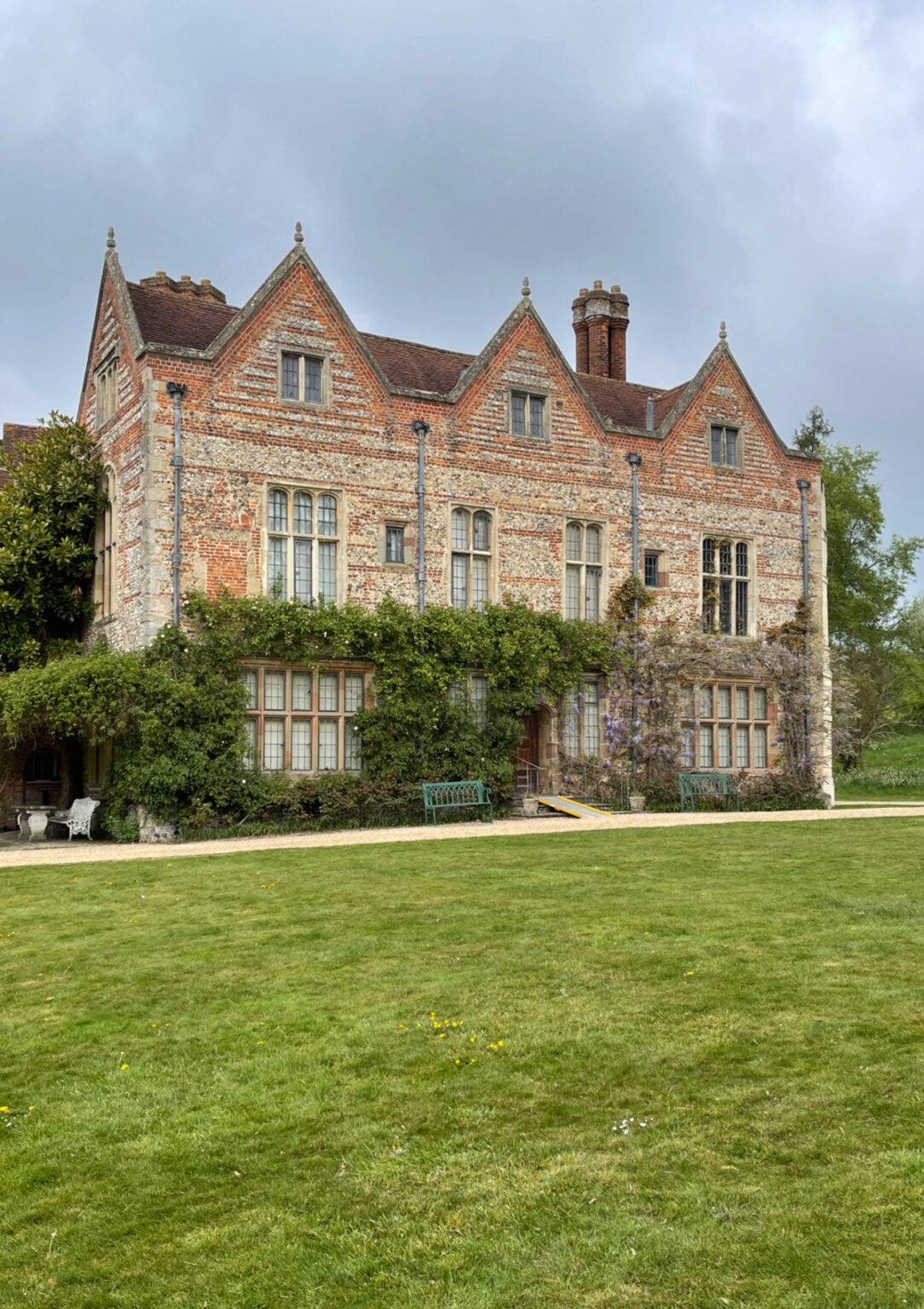 Greys Court - A Tudor Country House - April J Harris